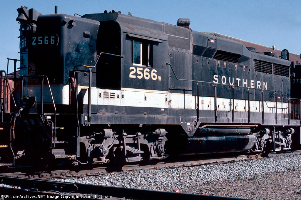 Southern Railway GP30 #2566 in the consist of a Birmingham bound train